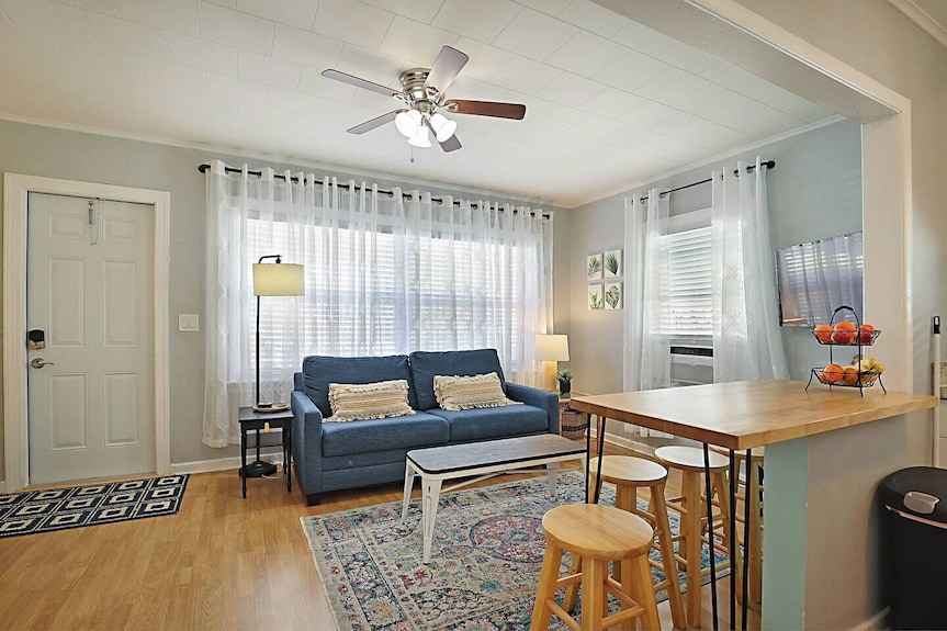 Steps To Beach, Park & Downtown! Cozy Bungalow - Lake Worth Beach