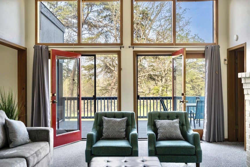 Golfview Chalet At The Woods Resort, Central Air And Heat - West Virginia