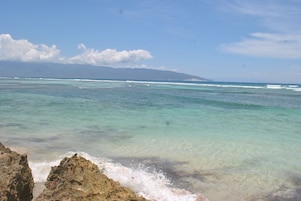 Vista para praia/oceano
