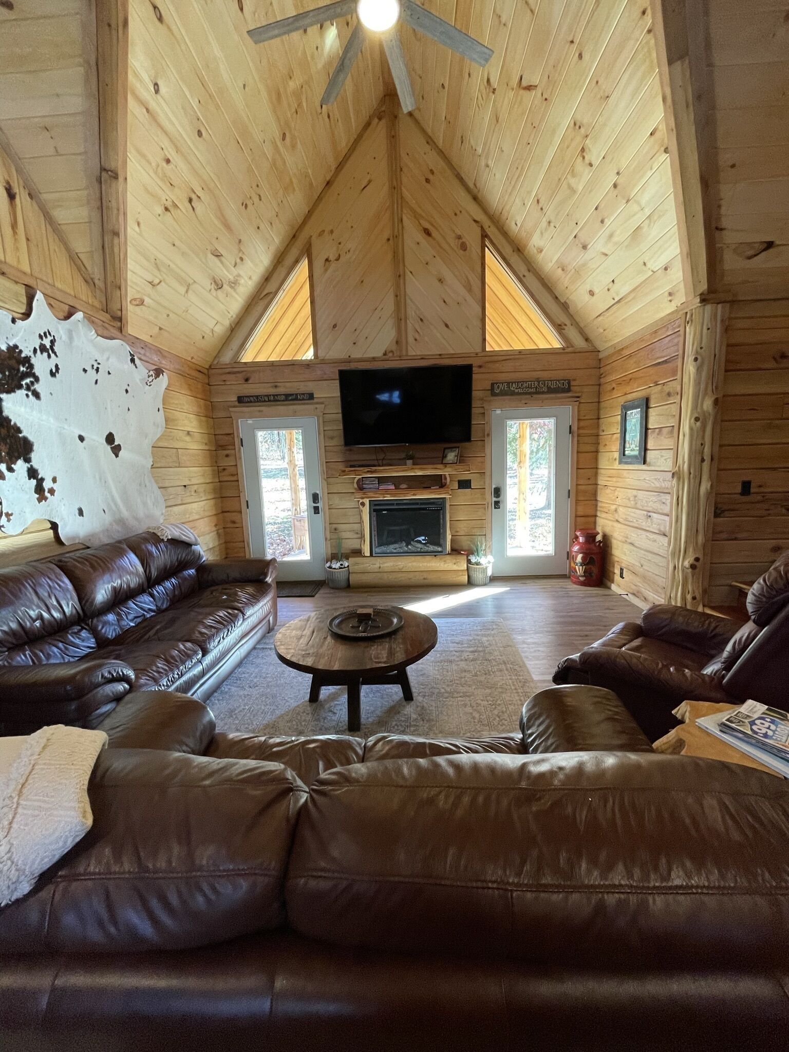Newly Built Log Cabin-float, Golf, Hike, Hunt, Fish, Visit A Winery...relax! - Cuba, MO