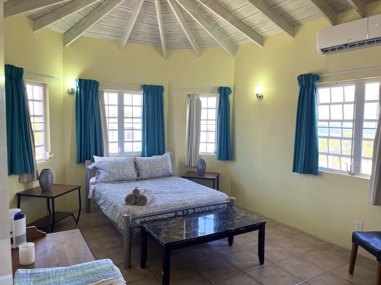 Bright And Cheerful Island Bungalow W/ Ocean Views - Saint Kitts and Nevis