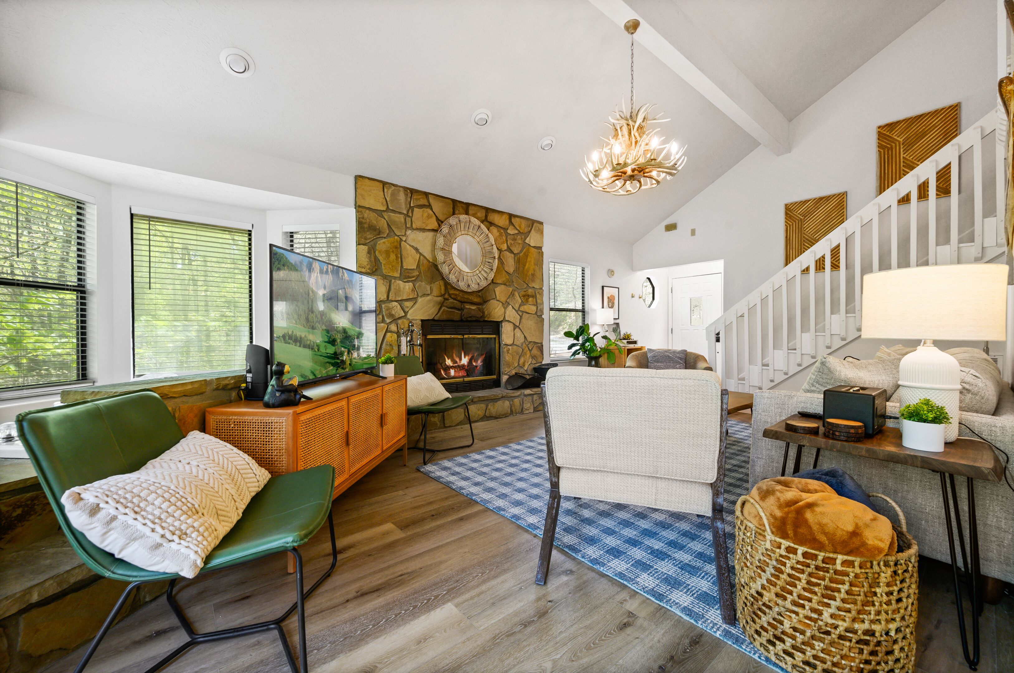 2 Bedroom Chalet+deck+hot Tub+game Room+fireplace - Tennessee