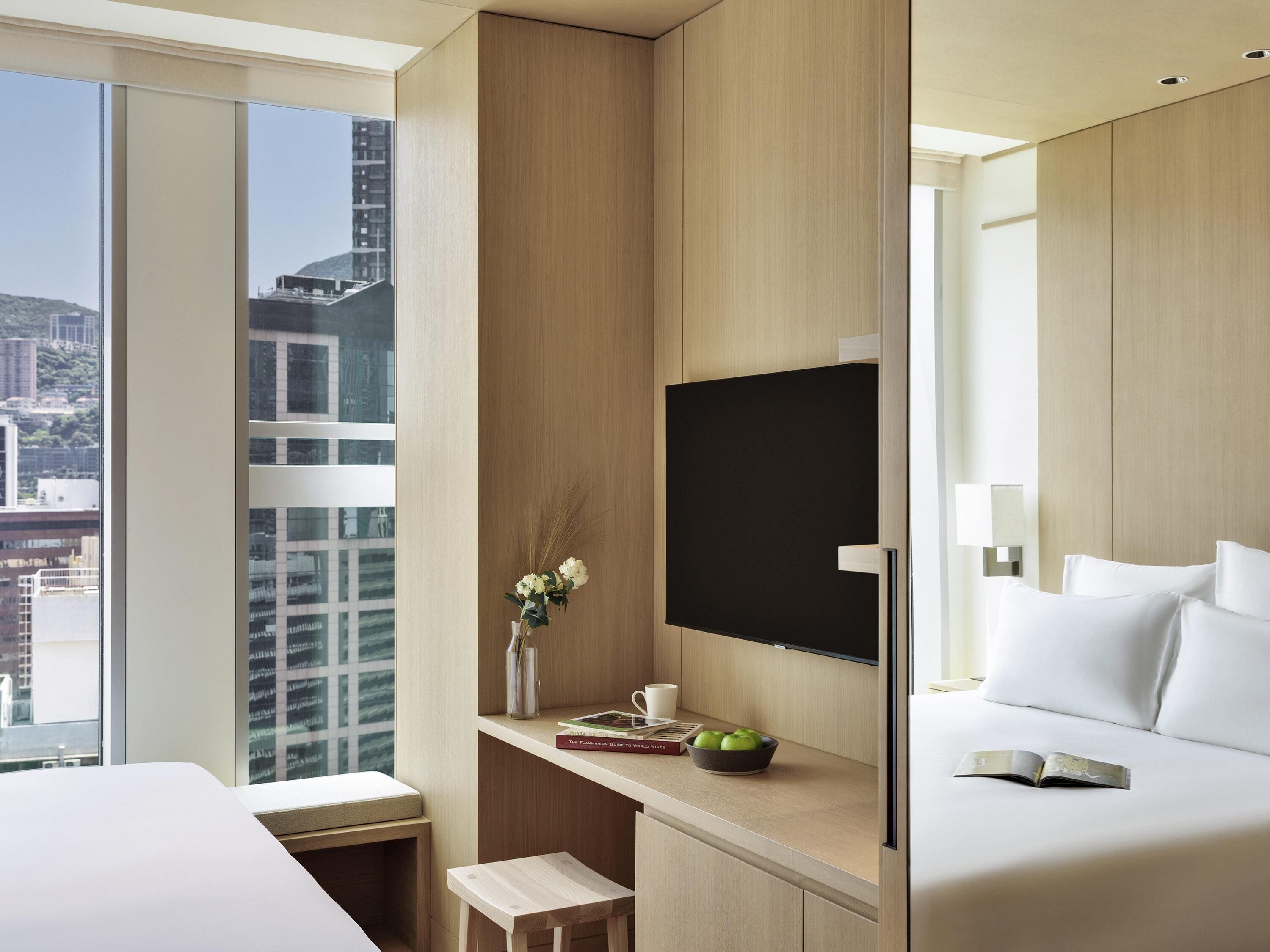 Quarto Clássico, 1 cama king-size | Minibar, cofre no quarto, Wi-fi grátis, roupa de cama fornecida 