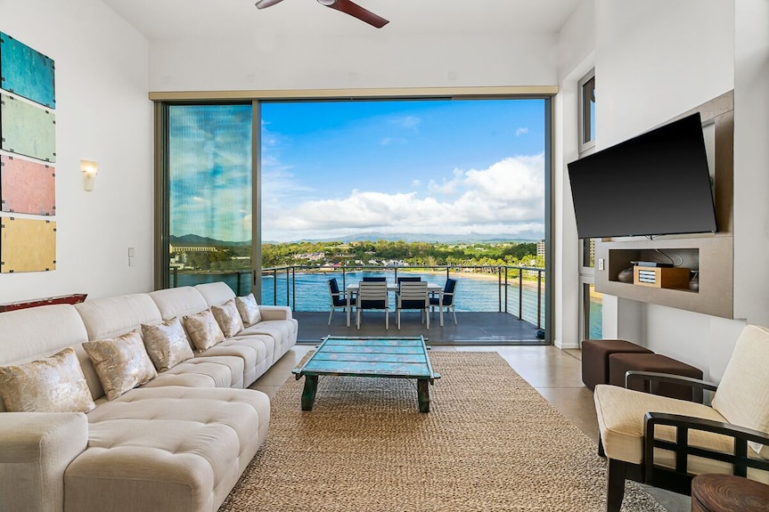 Luxury Oceanfront Resort Living, Central A\/c, Huge Bedroom Suites, Sleeps 10! - Kauai, HI