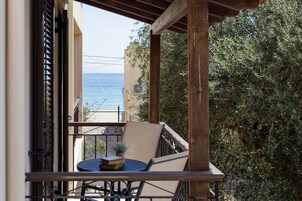 Apartamento Superior, 2 quartos, vista parcial para o mar | Vista da varanda