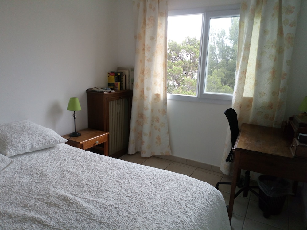 Seasonal Rental Three-room Apartment Of 55 M2 - Var