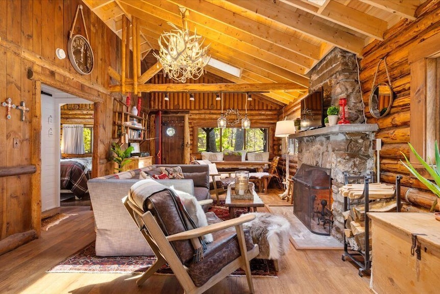 Chic, Updated Log Cabin Nestled In The Pine Trees Of Sprucewold! - Boothbay Harbor, ME