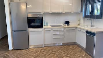 Premium luxury Suite / Emmanouil | Cozinha privada | Geladeira, fogão, cooktop, lava-louças