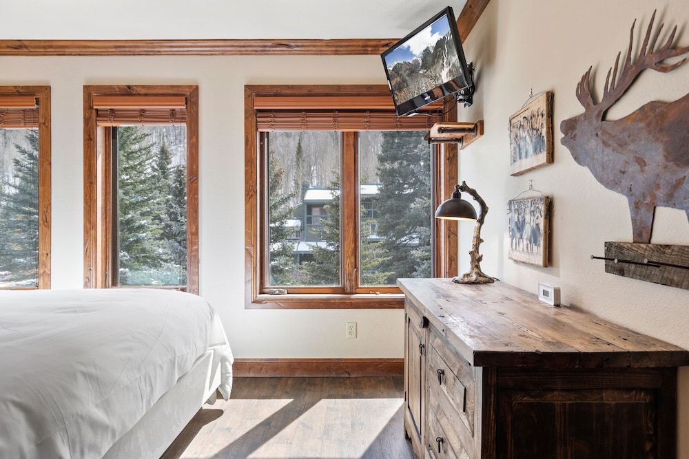 Ghostriders 11 By Avantstay Top Floor Condo W/ Large Patio & Mountain Views! - Telluride, CO