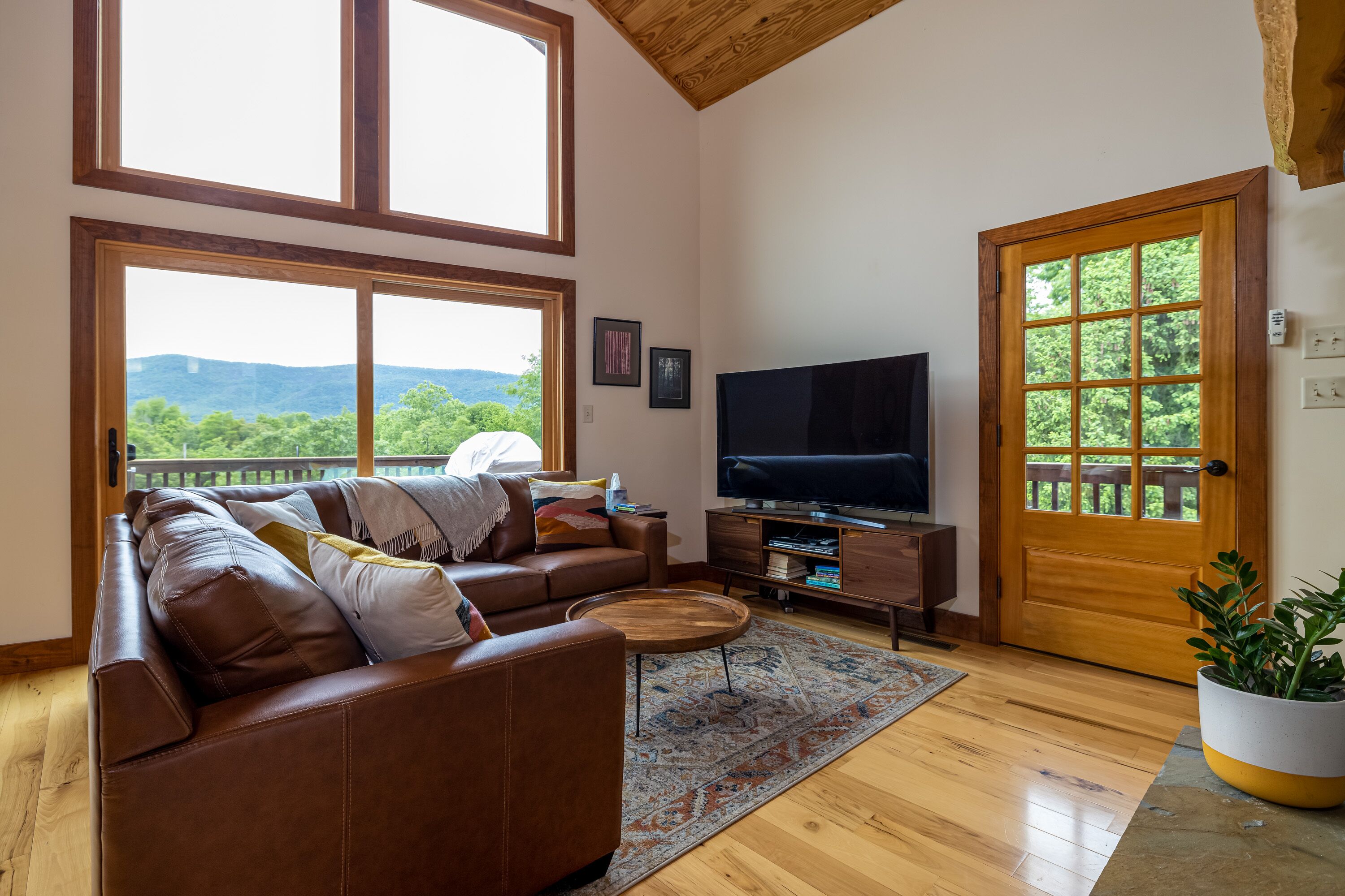 Endless Skies & Spectacular Views!!!\n - Luray, VA