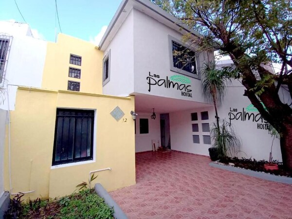 Las Palmas Hostal - Hostel - Cancún