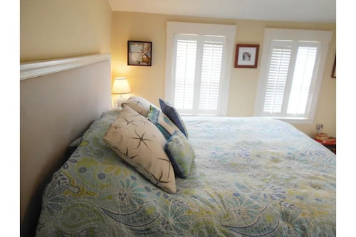 Coastal Waterview, Bunkhouse, Hot Tub And Raft! - Rhode Island
