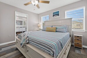 3 quartos, individualmente decorados, Wi-Fi de cortesia, roupa de cama