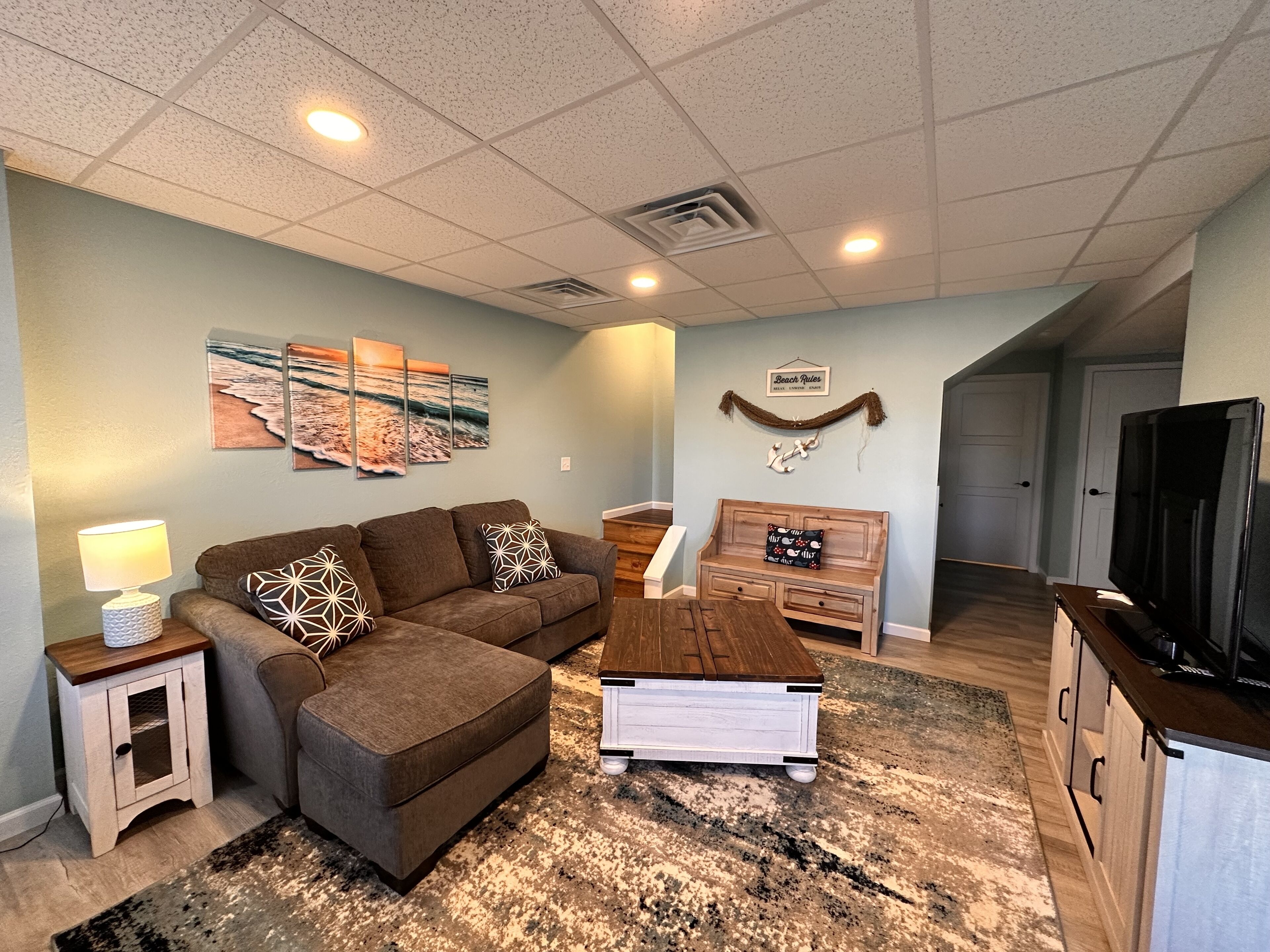 Treasure Lake Home, Hot Tub, Partial Lake View And Walking Distance To Beach - Pennsylvania