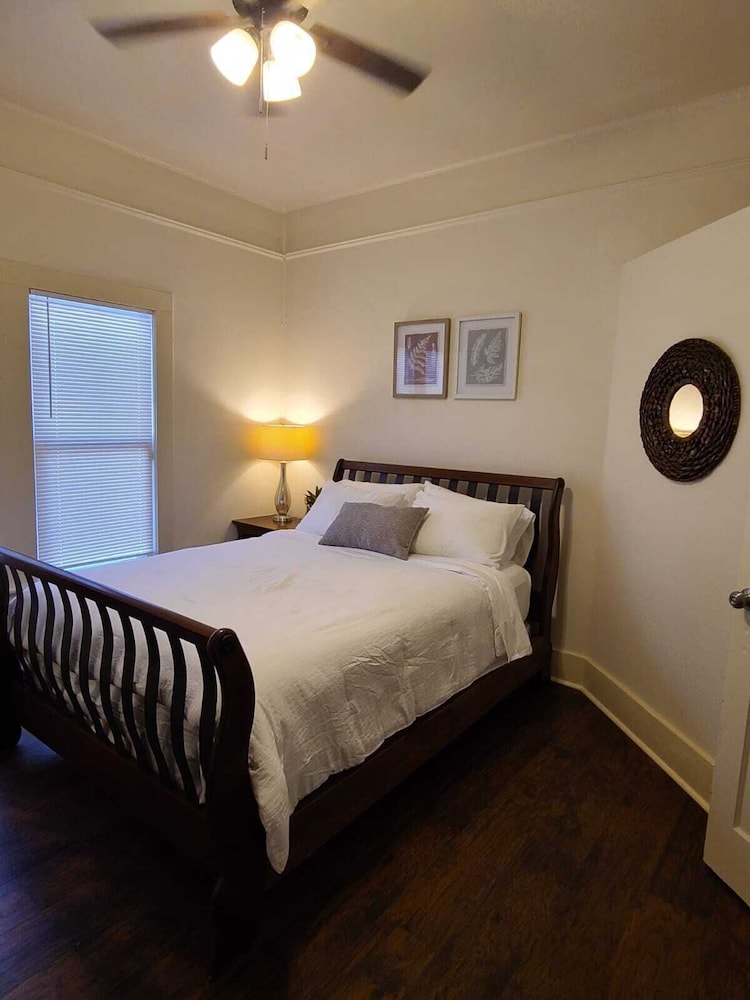 Beautiful 3br&2ba House Located In The Historic Part Of Brownville-spi-spacex-mx - Brownsville, TX