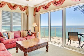 Apartamento em Condomínio Fechado, 3 quartos | Sala