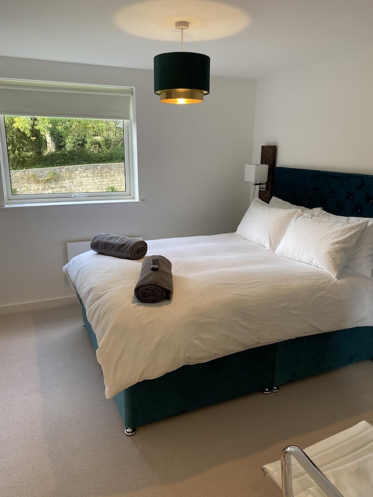 New 2 Bed/2 Bath Apt In Bath With Garden & Parking - Bradford-on-Avon