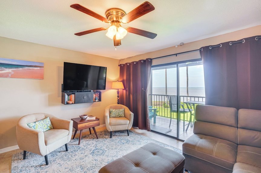 Molokai Shores Resort Condo W/ Pool & Views! - Hawái