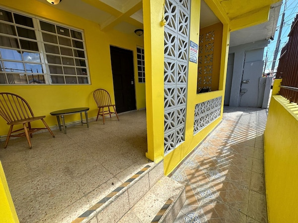 Economical 10 Br Compound Better Than Hostel - San Juan