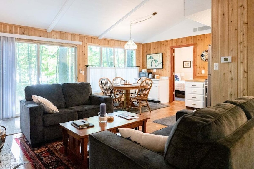 Updated Cozy Cabin Near Lake Michigan - Holland