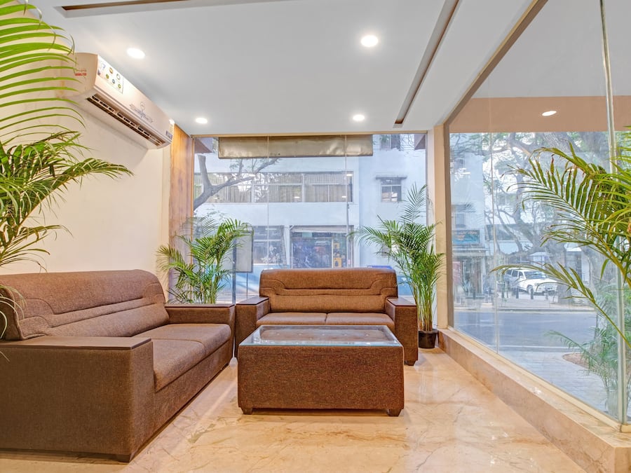 Área de estar no saguão