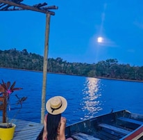 Fachada do alojamento (tarde/noite)