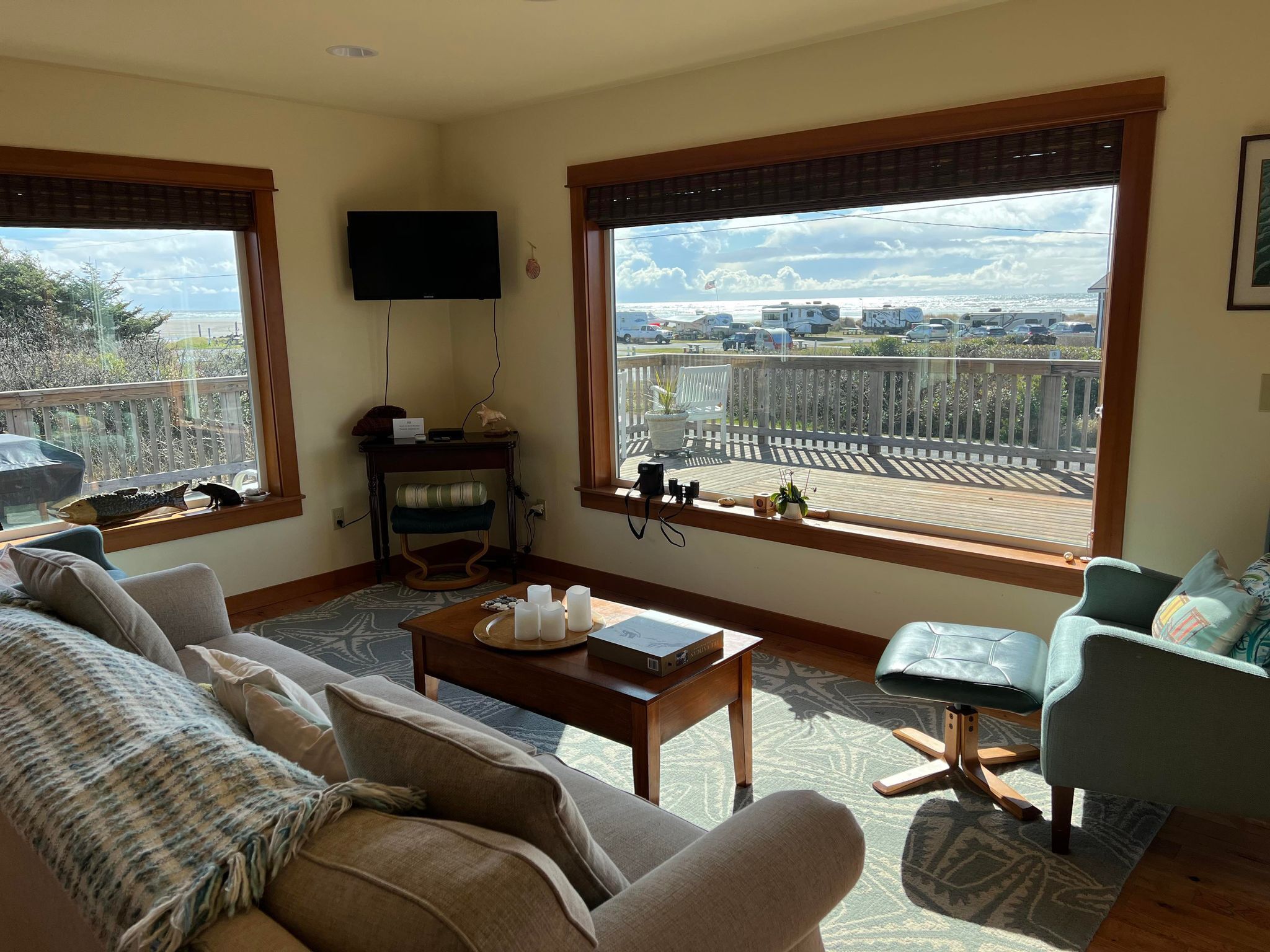 Beach House Getaway - Amazing Location! 3-min Walk To The Beach! - Pacific Beach, WA