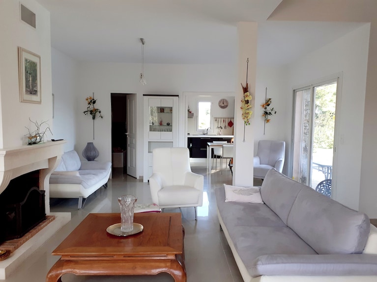 Cosy And Comfortable Villa In A Quiet Garden 15" From The Beach - Lumio