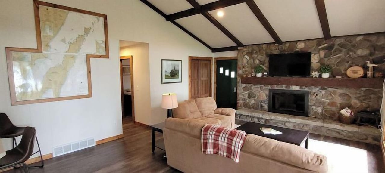 Waterfront Home With Panoramic Views Of The Bay- Southern Door County! - Door County, WI