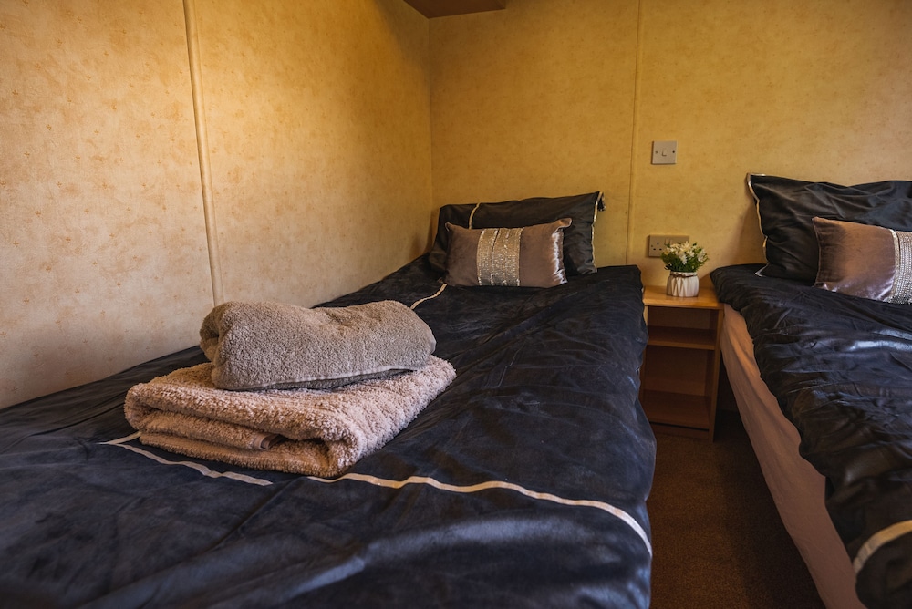 Lochlands 2br Family Caravan - Pets-play Park - Scotland