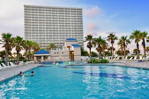 Piscina interior, piscina exterior