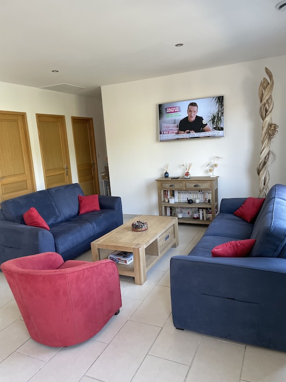 Recent Villa With Trees Close To The Beach And 10 Minutes From The Center Of Porto Vecchio. - コルス