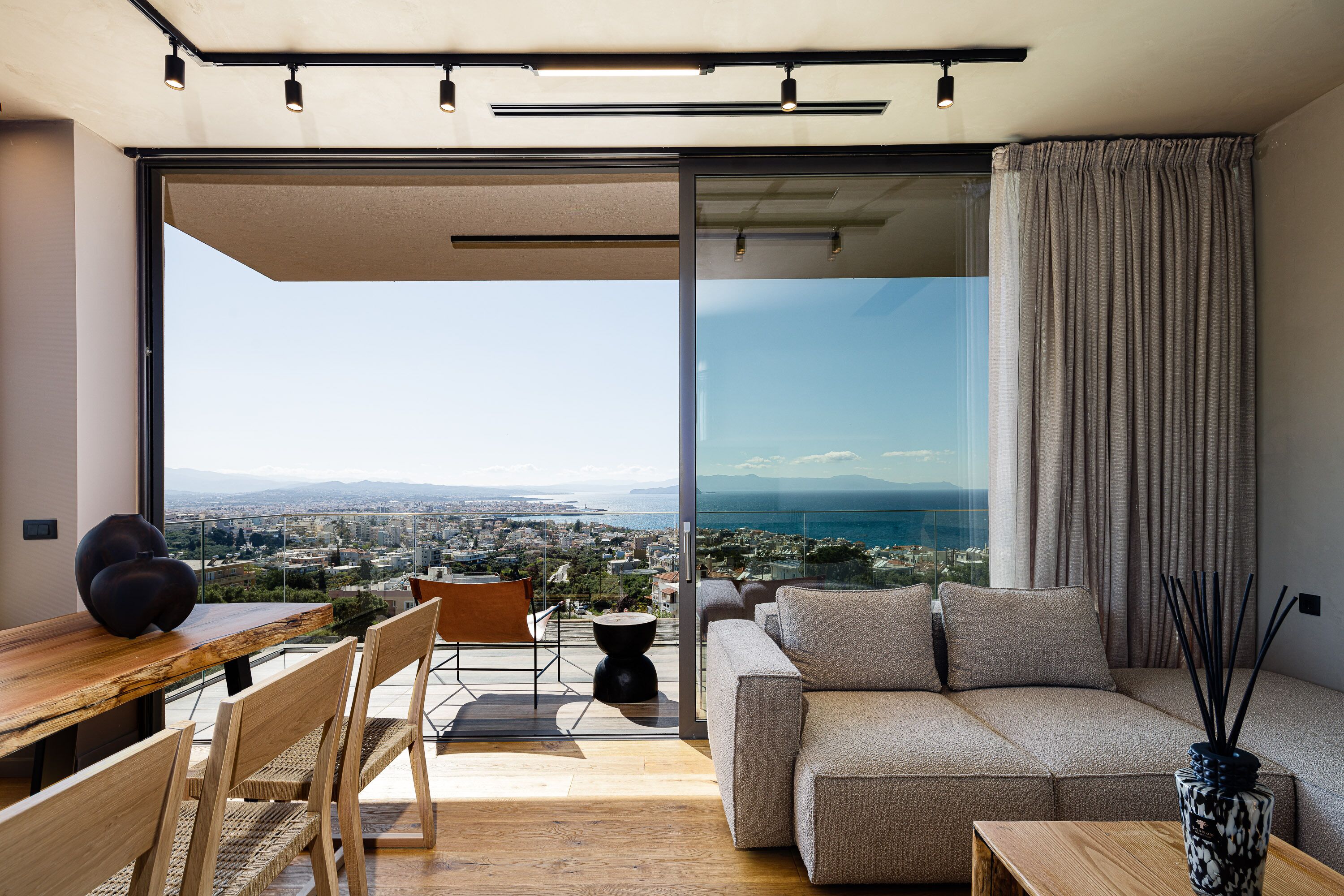 Sea View Luxury Villa With Two Independent Buildings - Chania