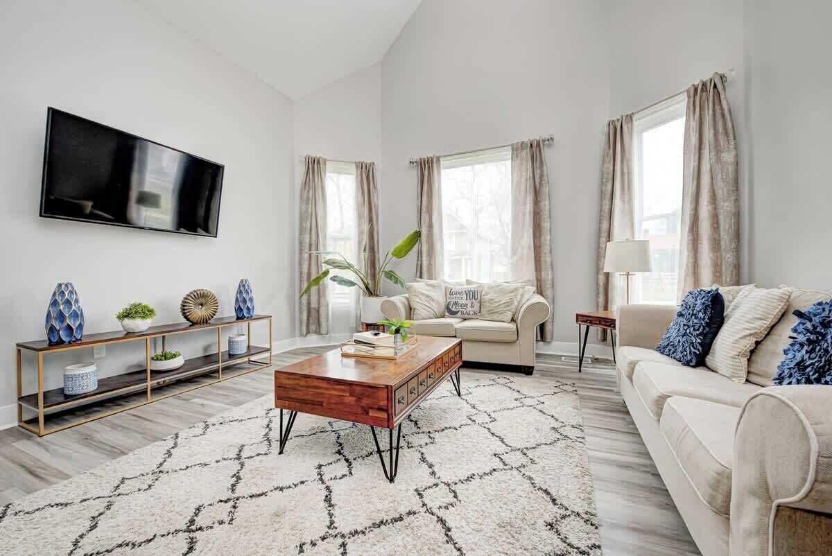 Cozy And Elegant 4 Br Home Perfect For Getaways - Indianapolis, IN