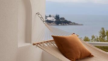 Quarto Superior, vista para o mar | Camas de colchão pillowtop, secretária, quartos insonorizados