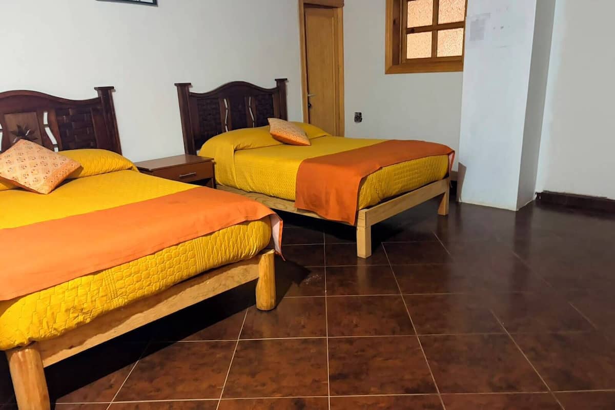Suite | Minibar, ferro/tábua de engomar, Wi-fi grátis, roupa de cama fornecida