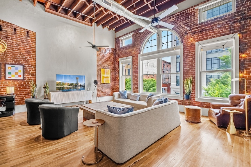 Penthouse W/ Rooftop Deck Overlooking Gay Street - ノックスビル, TN