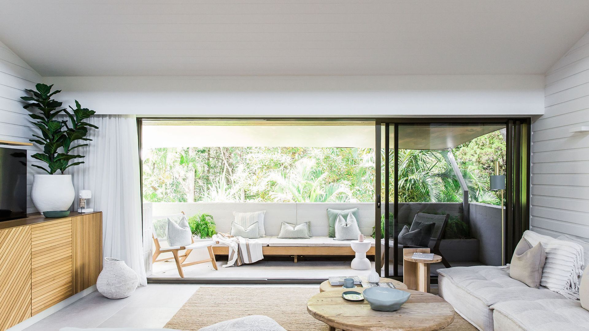 Little Cove Treetops -  3 Bedrooms - Style - Beach - Location - Noosa National Park