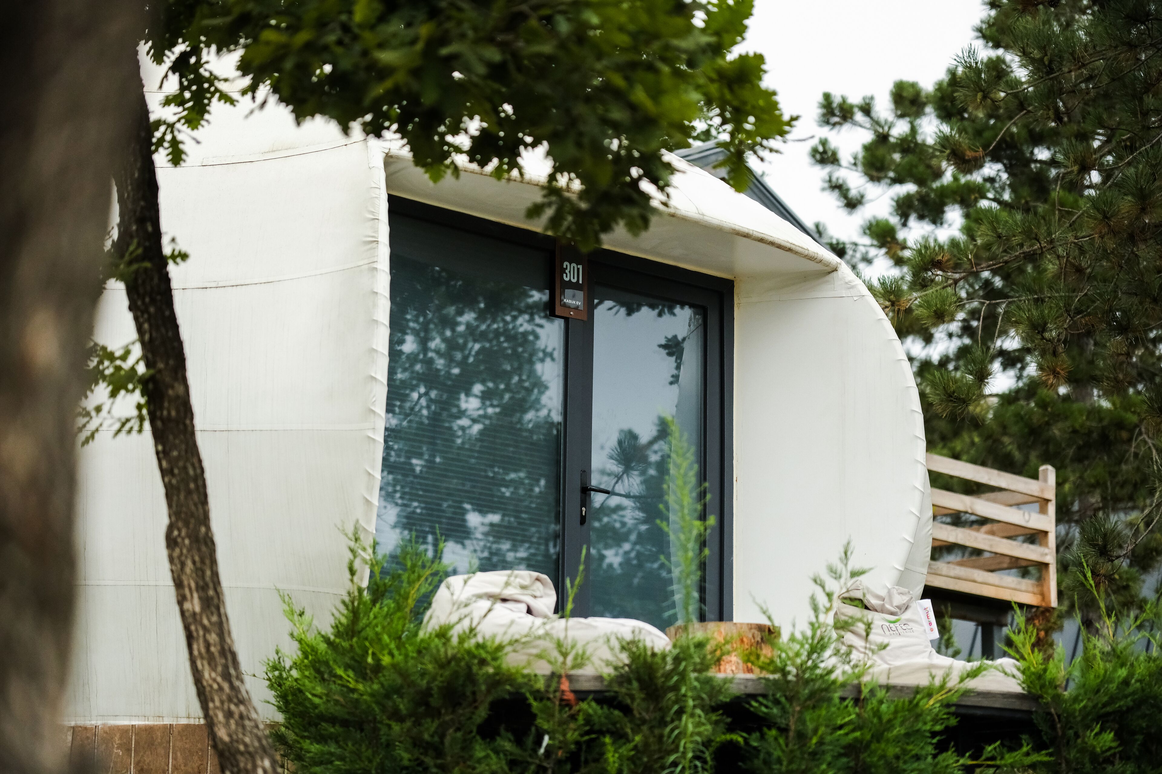 Kabuk Ev | Vista do quarto