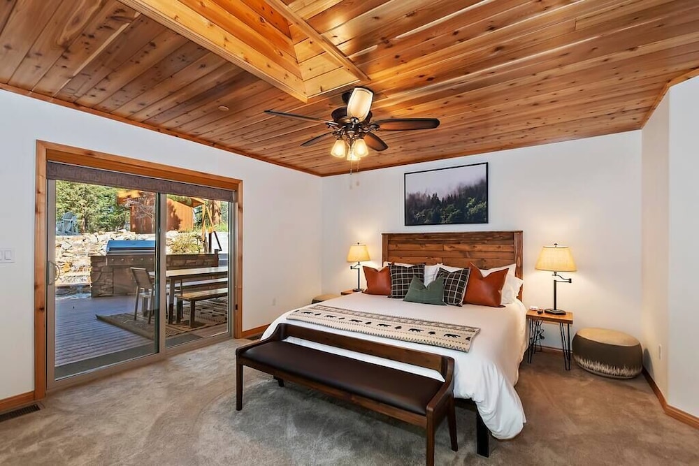 Elk Lodge + Hot Tub + Game Room - Big Bear Lake, CA
