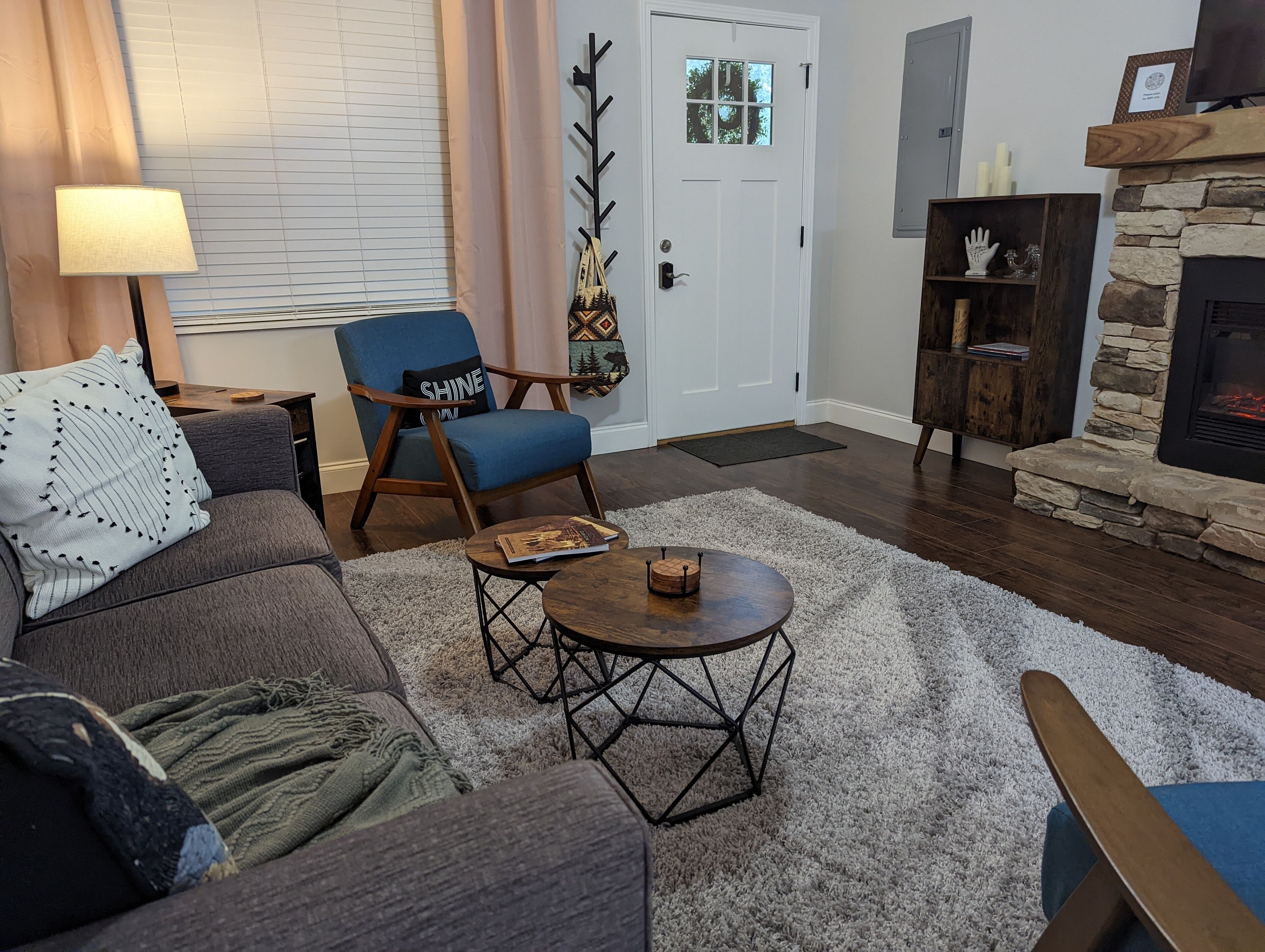 Cades Cove Peaceful Side Smoky Mountains Hip Vintage Condo - Townsend, TN