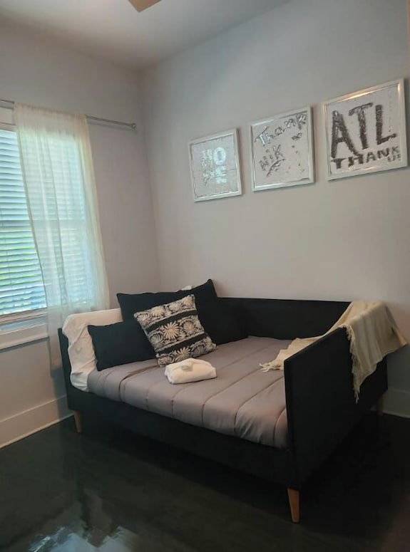 Downtown Atlanta - West End Modern 3 Bedroom / 2 Bath Bungalow - Smyrna, GA