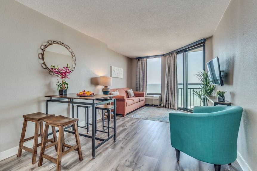 Winter Rates! Paradise @ Oceanfront Suite/dogs Ok! - Myrtle Beach, SC