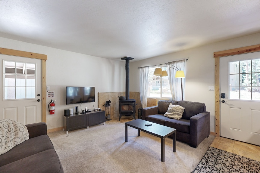 Newly Remodeled Chalet - Near Skiing & Golf - Grass Lake, South Lake Tahoe