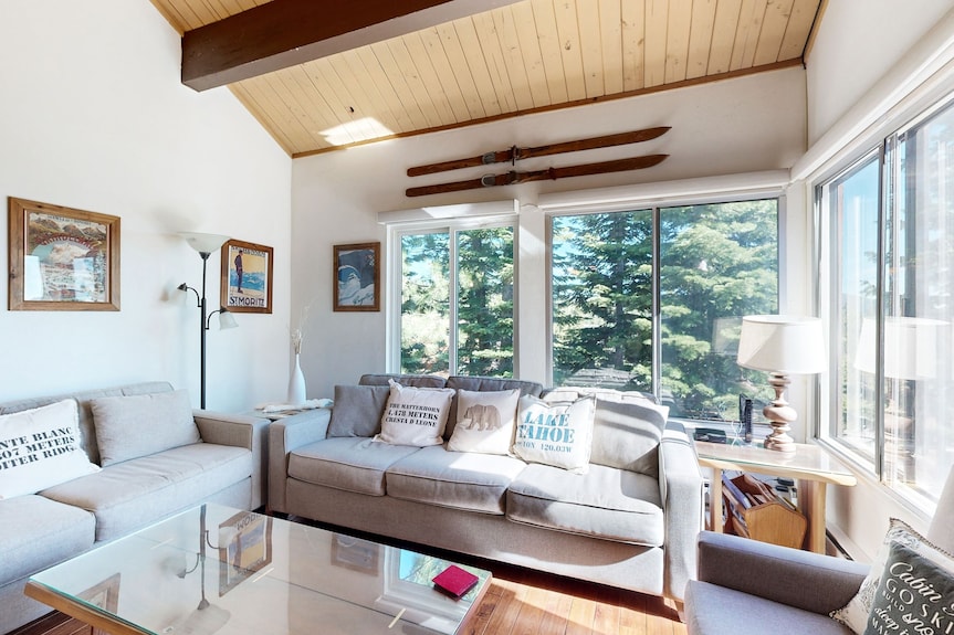 Walk To Ski Runs - Condo With Loft & Access To Tahoe Donner 5-star Amenities - Truckee, CA