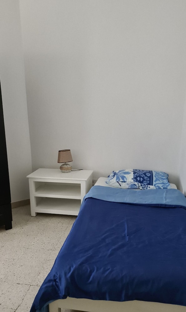 Exceptional Location Cv Tunis, Furnished Team - Tunis
