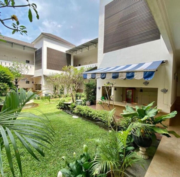 로에마 모에시 메단 - 메단