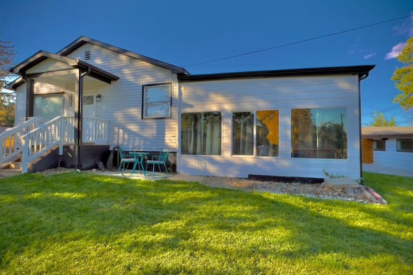 The Autumn House · 3br· Hot Tub·yard·pet Friendly·10 Mins To Garden Of The Gods! - Colorado Springs, CO