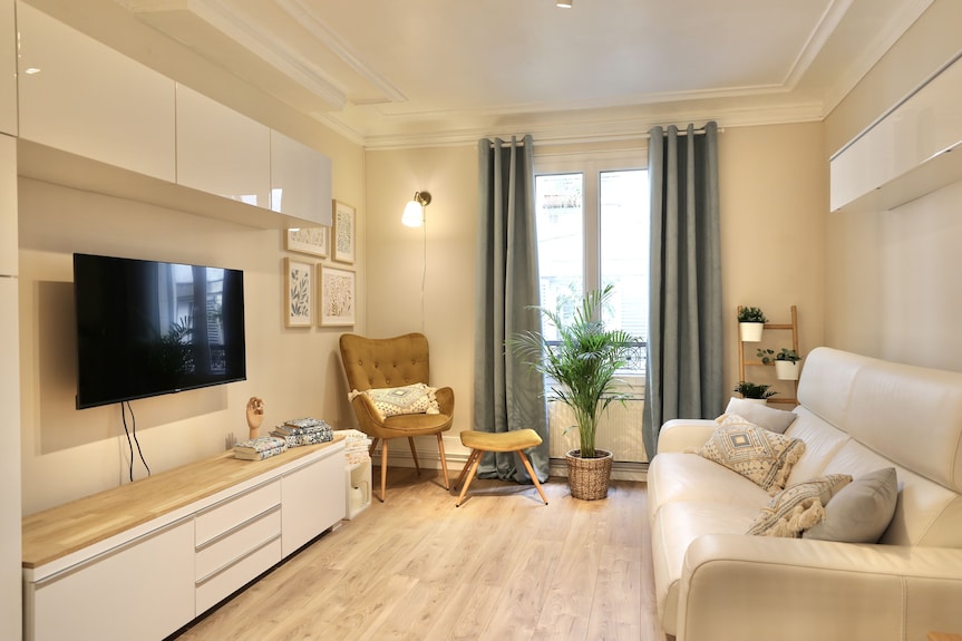 Centric And Spring Flat! - Paris