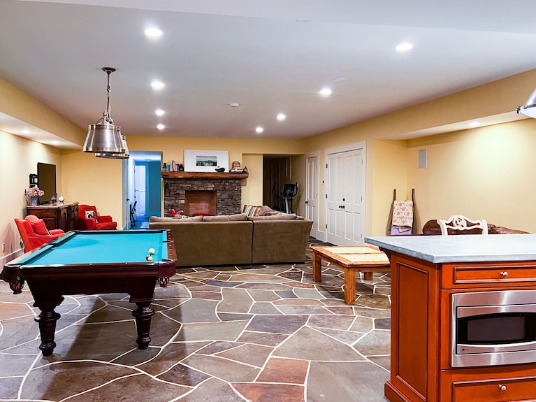 It's All About The Mountain Views, Modern Farmhouse - Ghent, NY